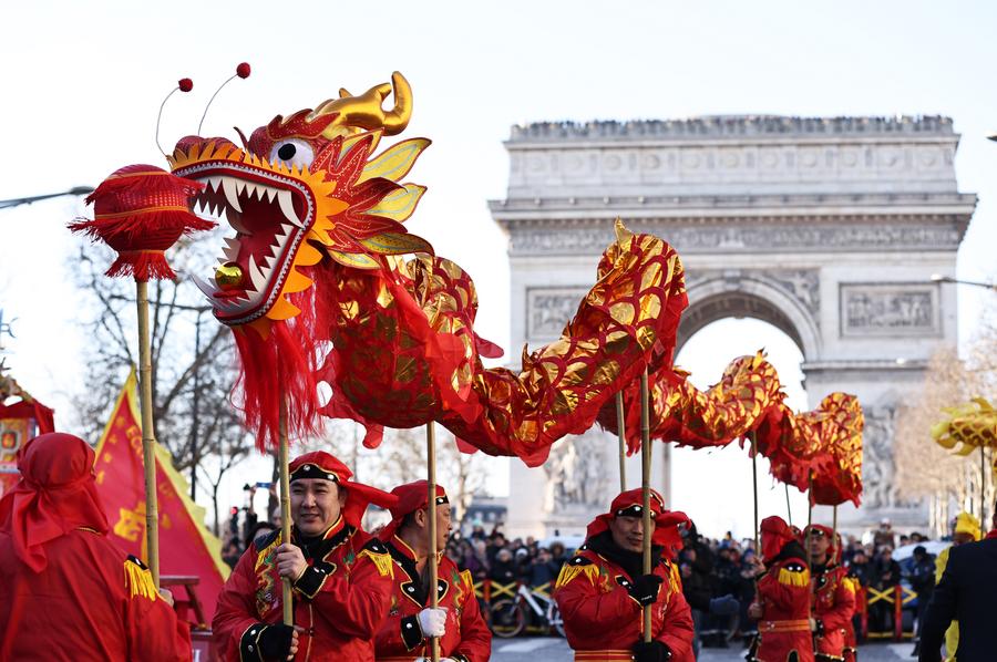 (Multimédia) Un défilé du Nouvel An chinois exceptionnel sur les Champs ...
